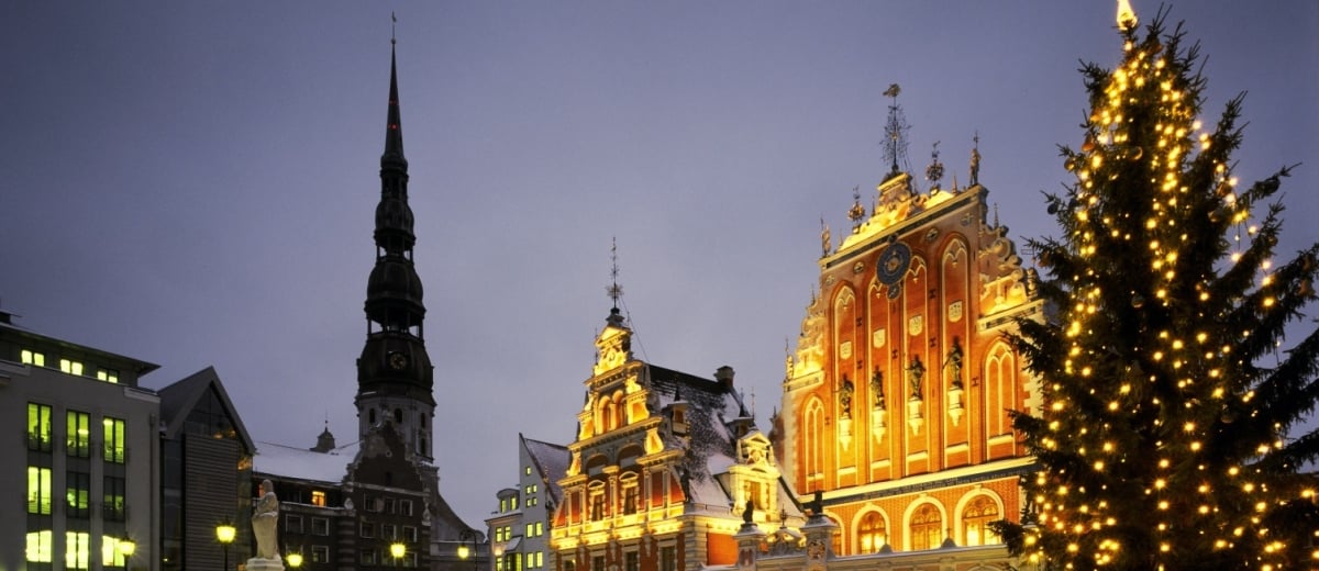 Riga proudly claims to be the birthplace of the first Christmas tree ⋆ ...